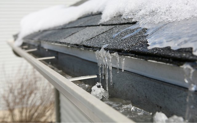 Roof & Gutter De-icing - Applications | Heat Trace